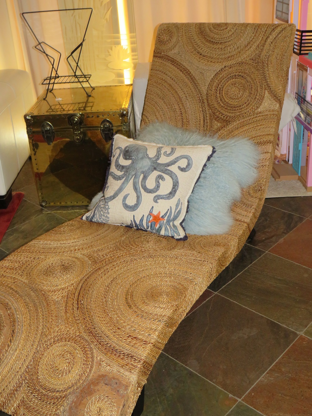 PLEASE NOTE: The garage is stuffed full of items we cannot possibly see. Come on up the mountain ...